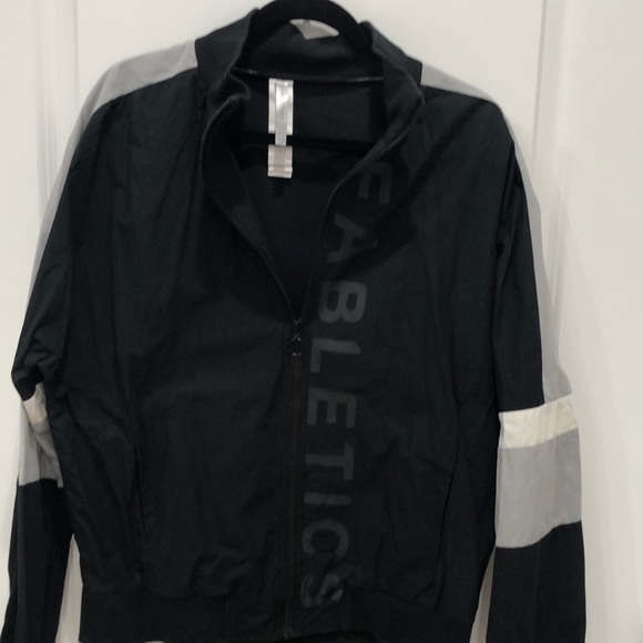 Fabletics | Jackets & Coats | Host Pickbeautiful Fabletics Rain Jacket ...